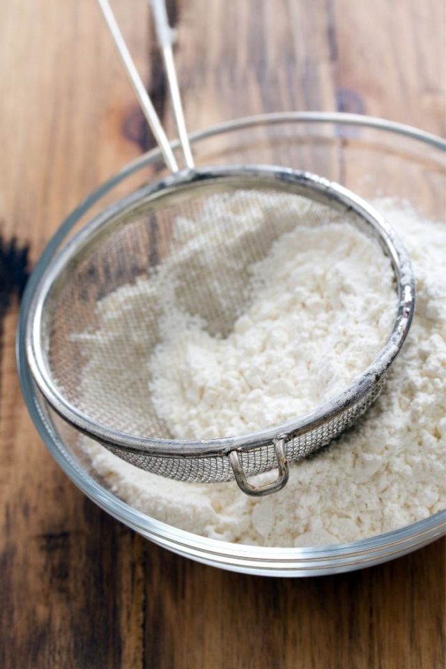 How to Make Cake Flour Substitute (Homemade Cake Flour!) | Good Life Eats