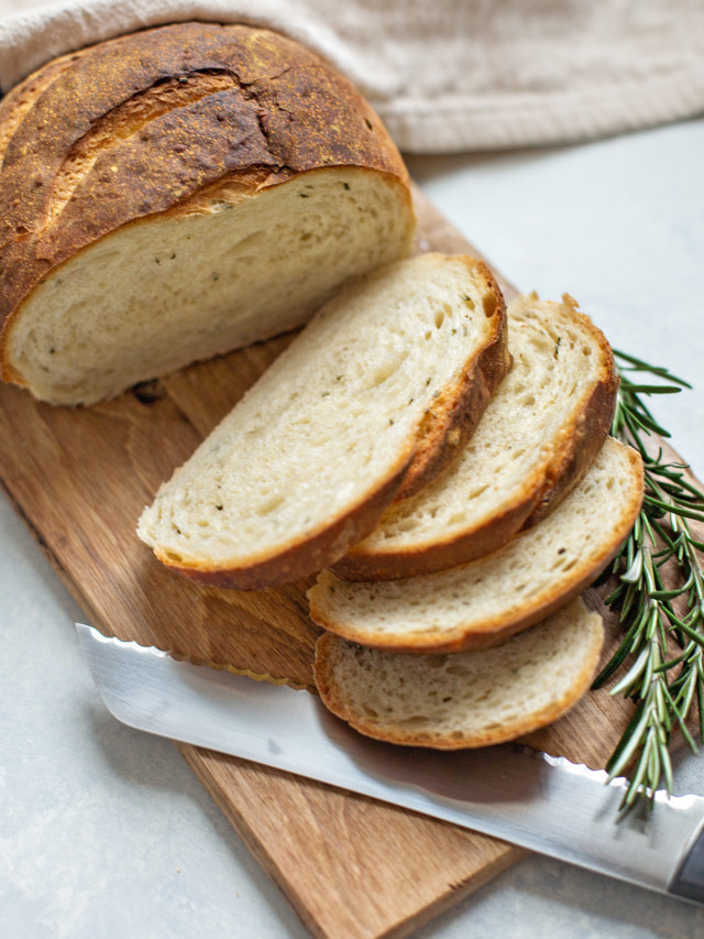 Rustic Rosemary Garlic Bread: Easy Artisan Loaf Recipe & Serving Tips ...